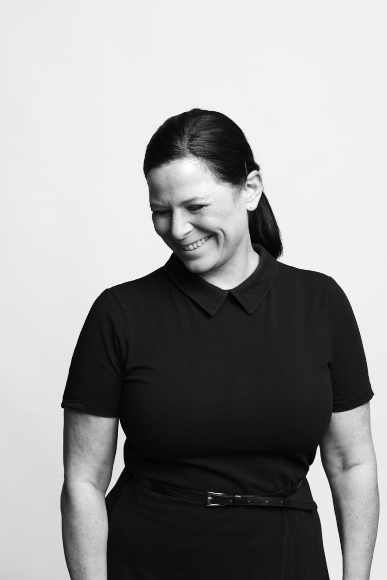 INDEN VI DØR SYNGER VI EN SANG. Camilla Bendix. Foto: Robin Skjoldborg ...