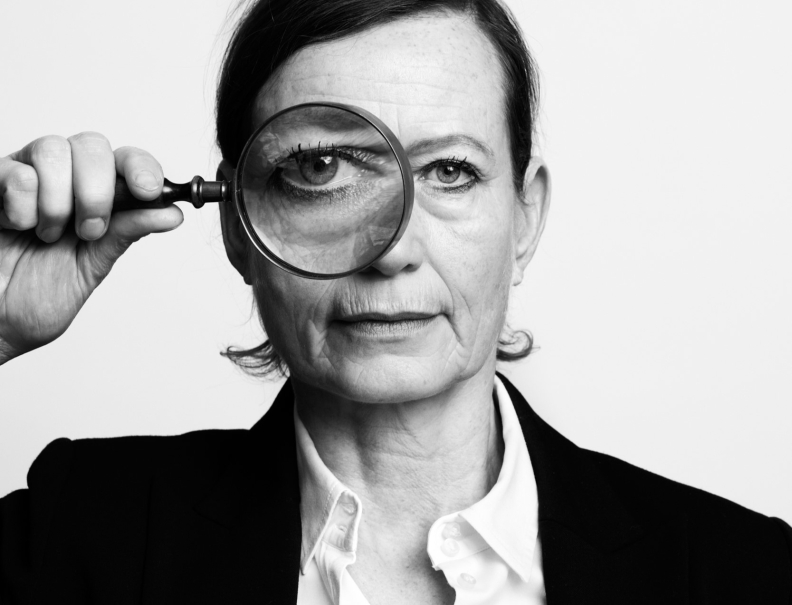 SÆSON 2024-25: SARAH BOBERG FORAN KAMERAET IFØRT LUP - Teatret ved ...